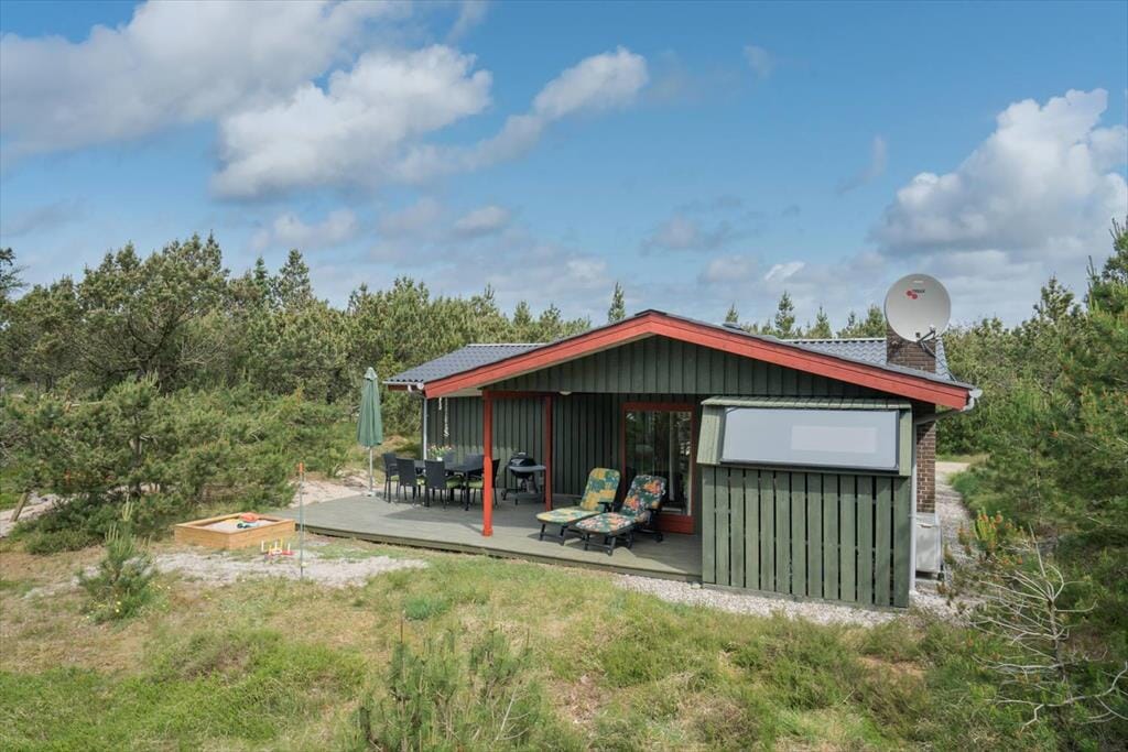 Holiday home with internet 3160 Houstrup, Henne Strand