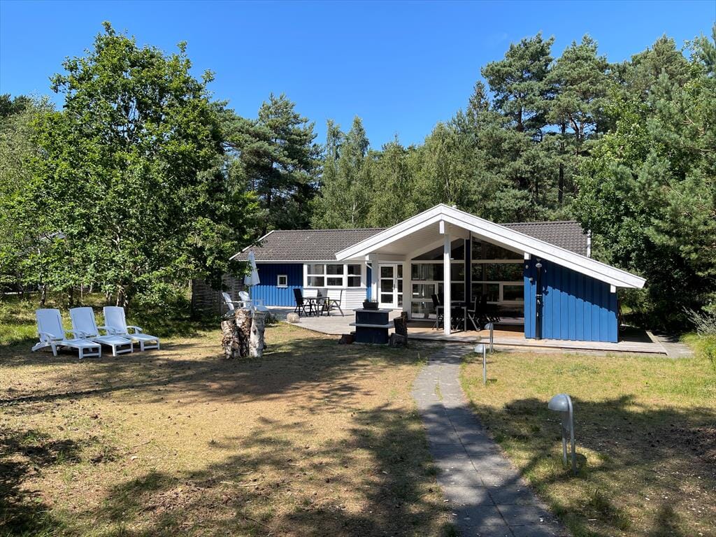 En perle af et sommerhus i rolige omgivelser i Sømarken