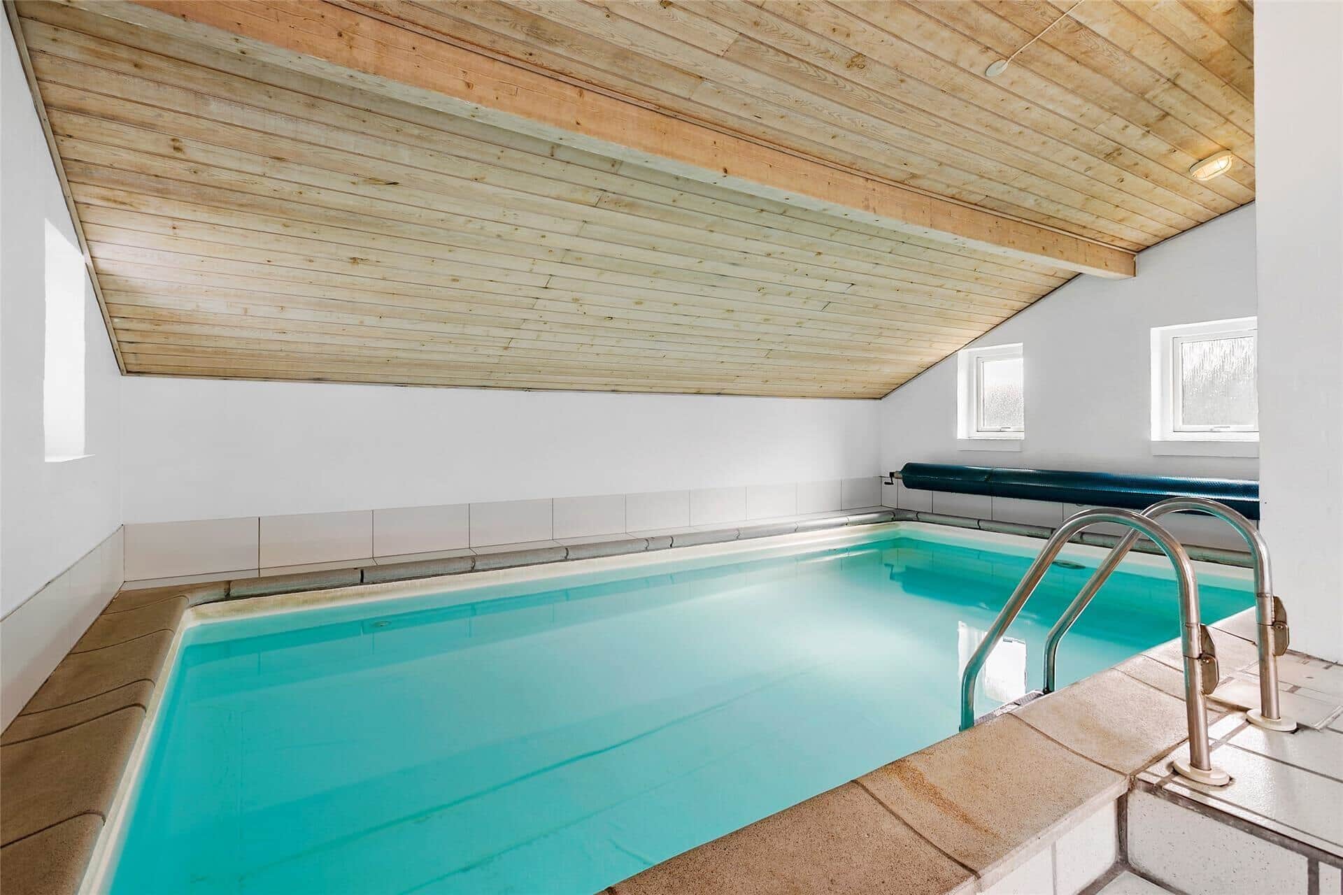 Børnevenligt og rummeligt poolhus i gåafstand til Blokhus By og Strand.